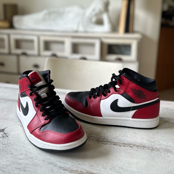Nike | Shoes | Air Jordan Mid Chicago Toe Size Us 85 Men | Poshmark
